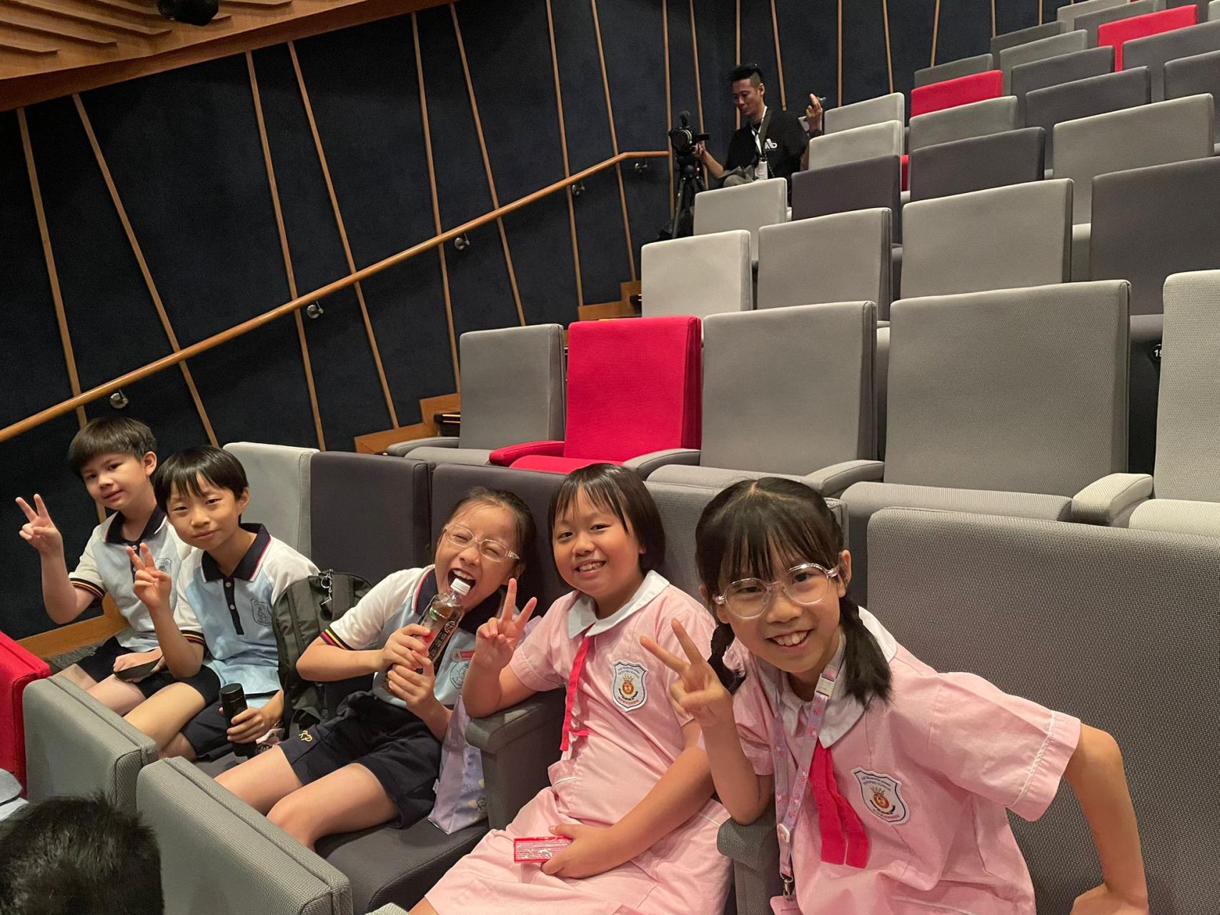 English | 救世軍田家炳學校